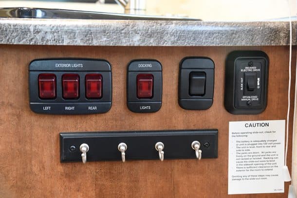 2017 Lance 975 Review - Truck Camper Magazine