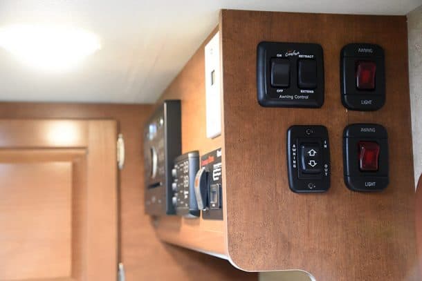 2017 Lance 975 Review - Truck Camper Magazine