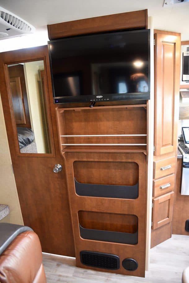 2017 Lance 975 Review - Truck Camper Magazine