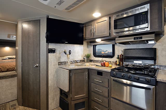 Eagle Cap Camper Buyers Guide - Triple-Slide Truck Campers