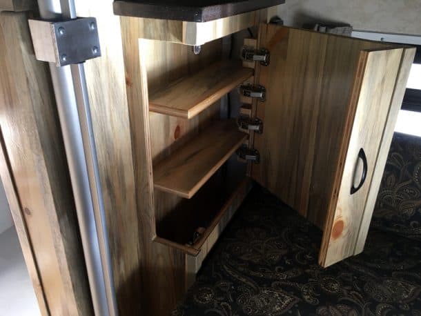 TCM EXCLUSIVE: 2018 Phoenix Mini Max - Truck Camper Magazine