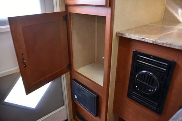 2016 Rayzr FB Review - Truck Camper Magazine