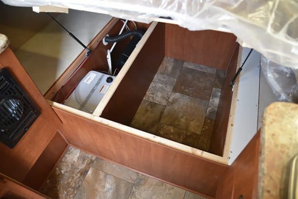 2016 Rayzr FB Review - Truck Camper Magazine